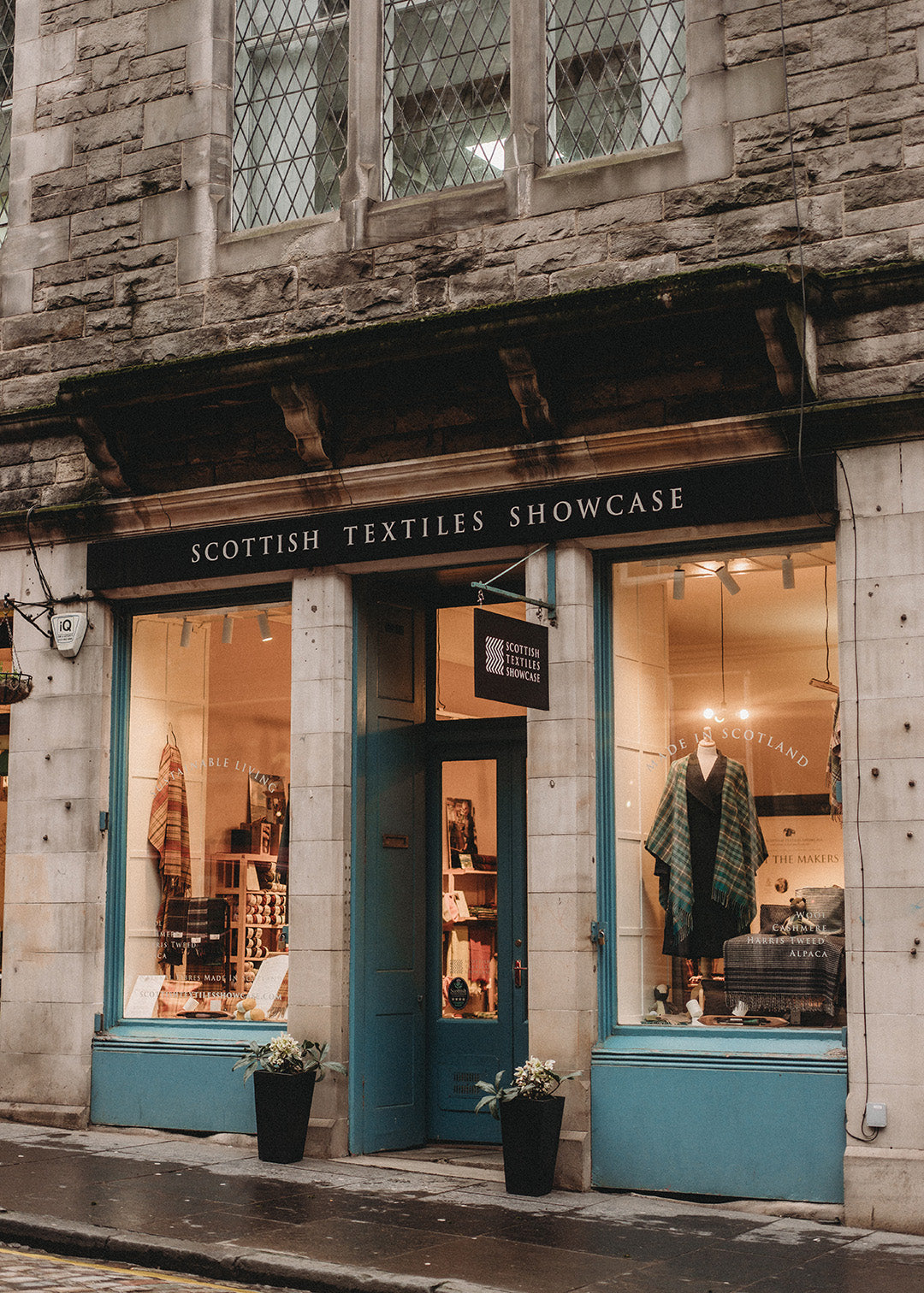 Made in Scotland, quality Scottish blankets, tweed coats, accessories ...
