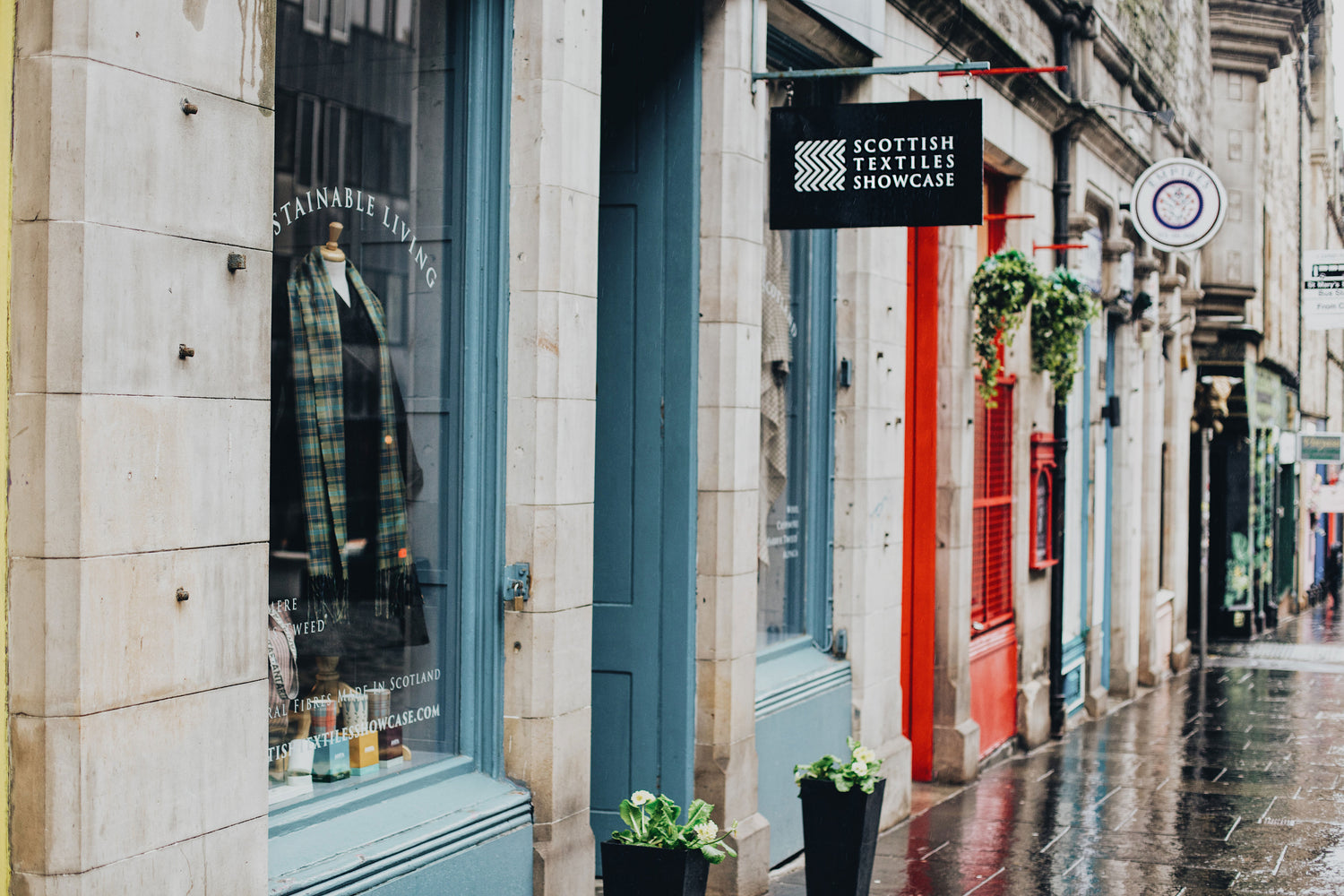 Made in Scotland, quality Scottish blankets, tweed coats, accessories ...