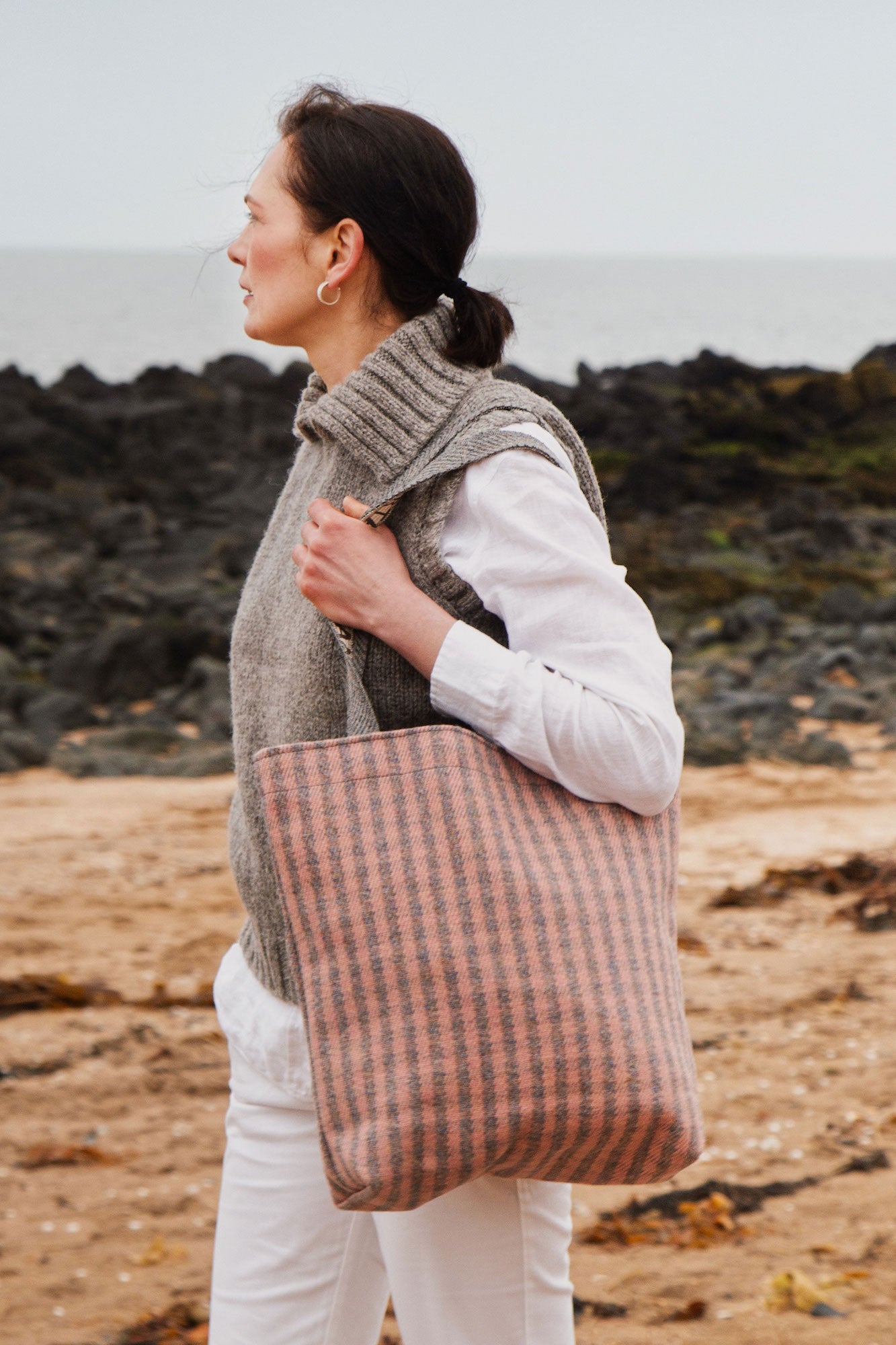 Made in Scotland, quality Scottish blankets, tweed coats, accessories ...