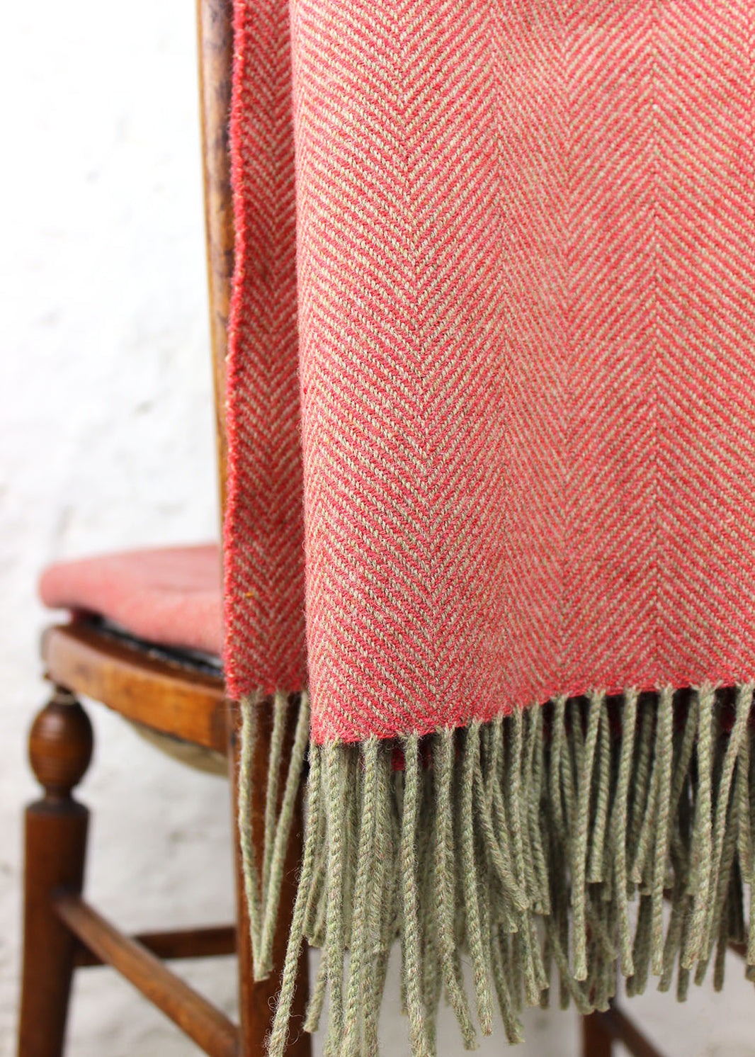 Made in Scotland, quality Scottish blankets, tweed coats, accessories ...